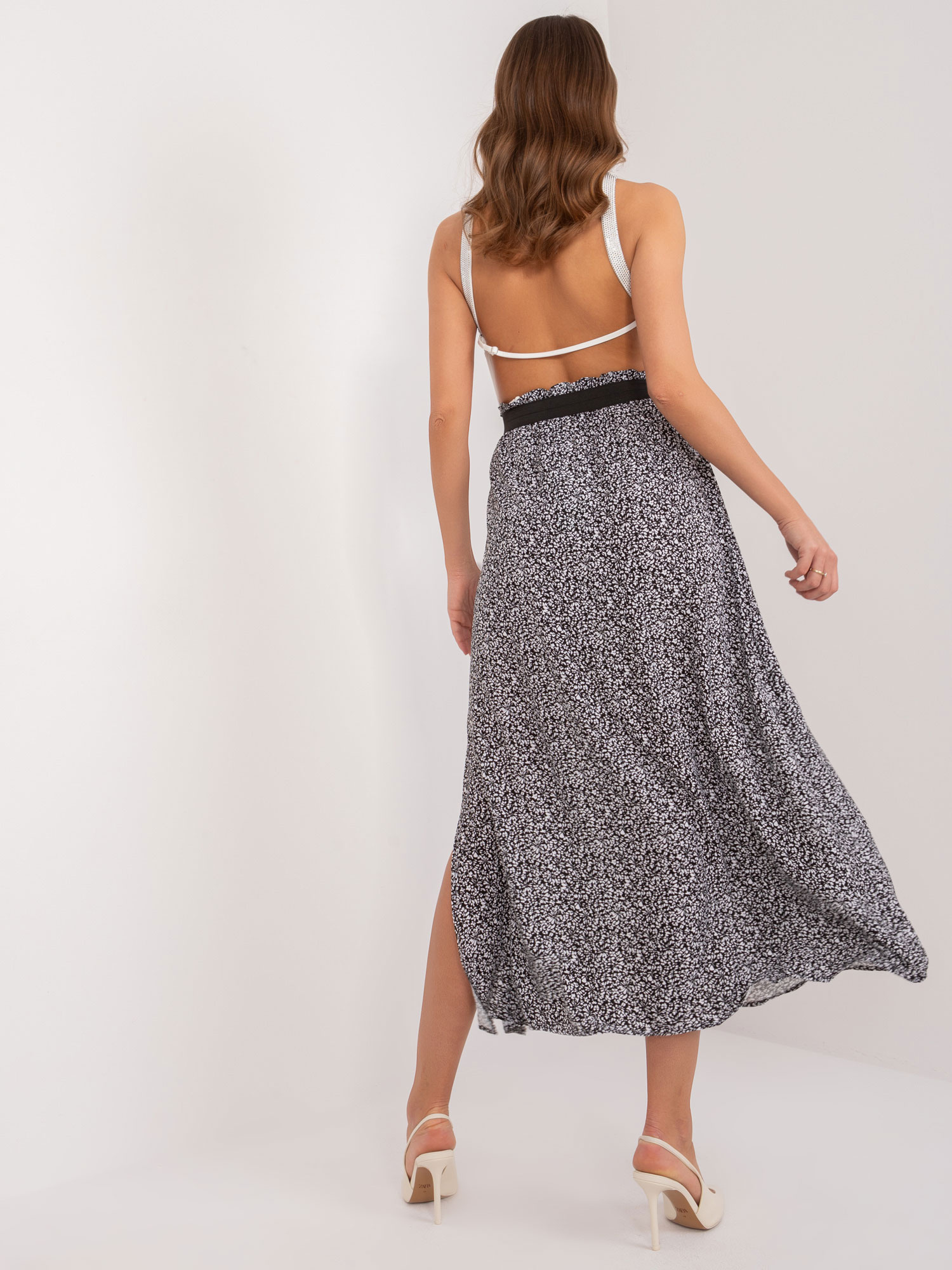 Hurtownia Czarna spódnica damska z wiskozy SUBLEVEL w FACTORYPRICE